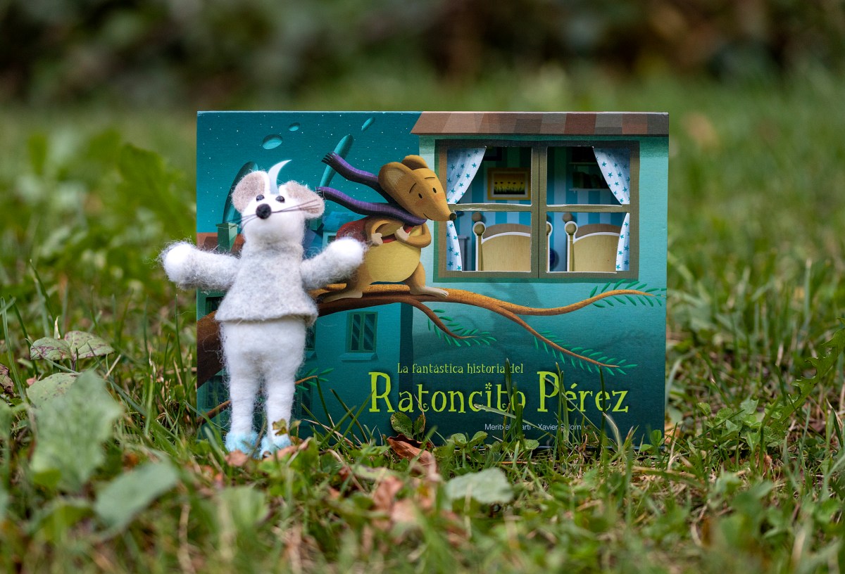 La fantástica historia del Ratoncito Pérez – La gata que lee